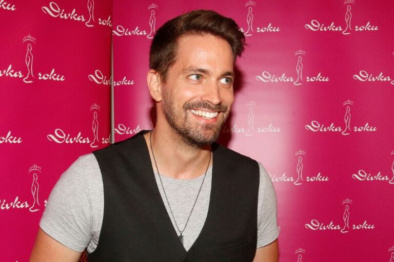 Robert Urban se fanouškům ukázal nahý. Takhle ho v seriálu neuvidíte - OnlyU