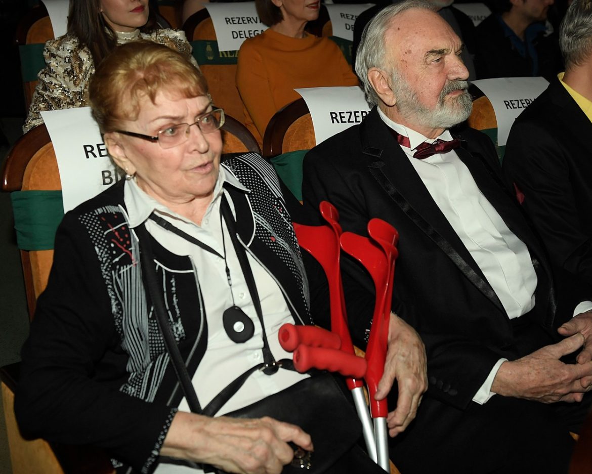 Zdeněk Svěrák je se svou ženou Boženou už 64 let. Kvůli kolegyni chtěl ...